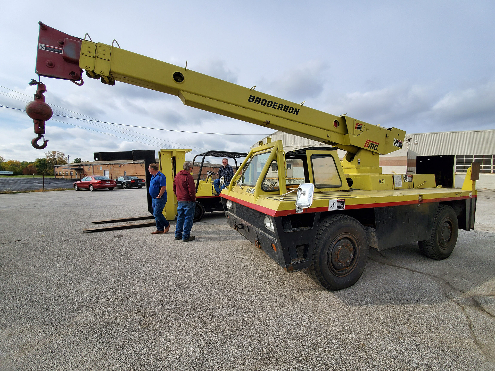 8 Ton Capacity Broderson Mobile Crane For Sale - Call 616-200-4308